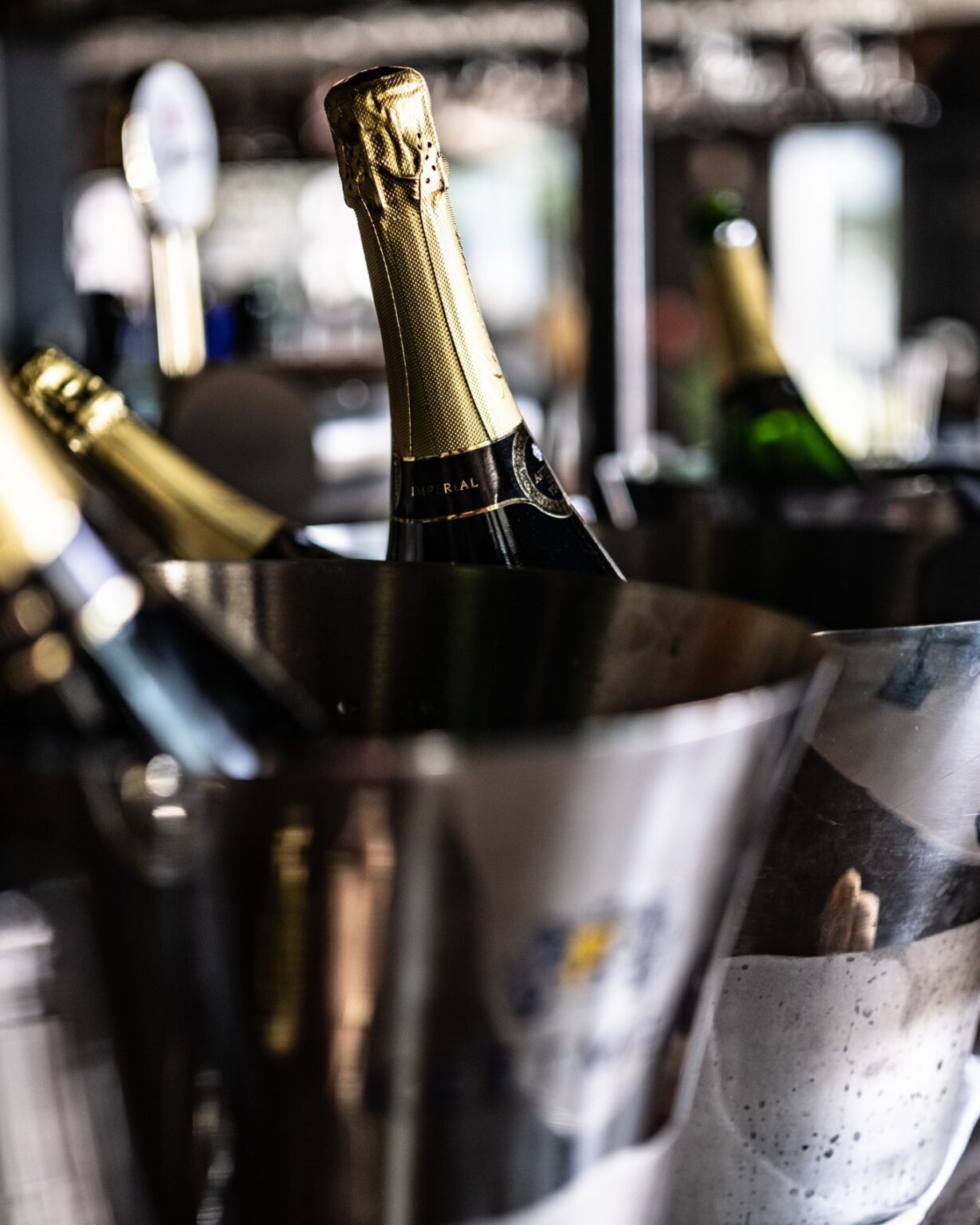 Weinbar am Europahafen Bremen - Bar rique winehouse